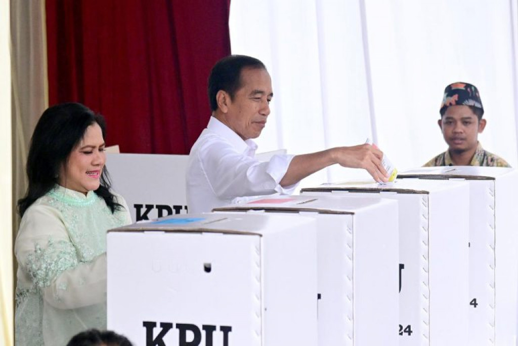 Jokowi dan Ibu Iriana Gunakan Hak Pilih pada Pemilu 2024 - Wahana News