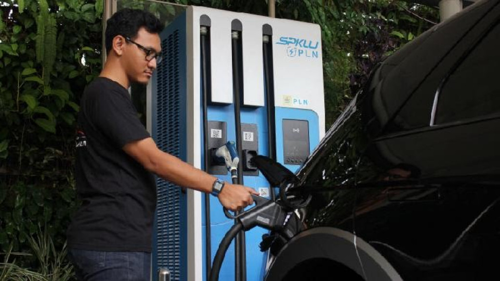 Touring Mobil Listrik PLN e-Mobility Day dari Jakarta ke Bali Hanya ...