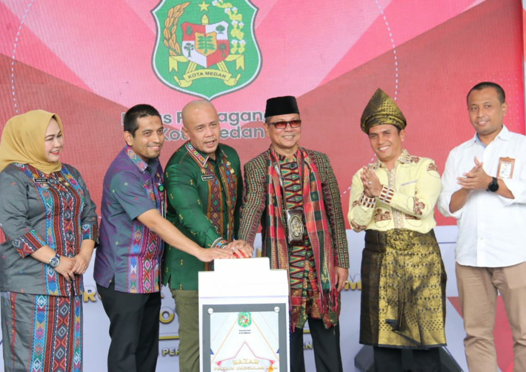 Bazar Produk Unggulan, Upaya Kembangkan dan Naik Kelas UMKM Kota Medan - Metro Medan News
