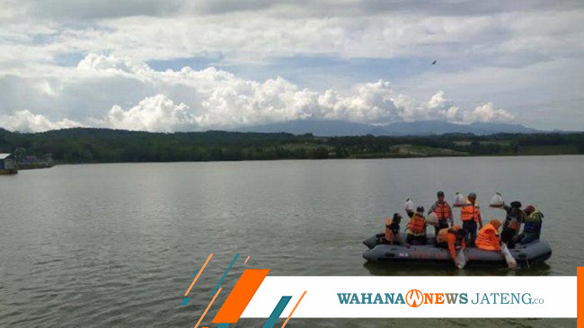 Ribuan Benih Ikan Nila Ditebar di Waduk Delingan Karanganyar - Wahana ...