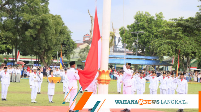 Upacara Penurunan Bendera Merah Putih HUT Ke - 79 RI Berlangsung Dengan Khidmat - Wahana News ...