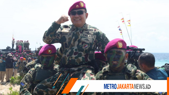 Jadi Warga Kehormatan Korps Marinir TNI AL, Kasad Terima Brevet Taifib dan Anti Teror Aspek Laut ...