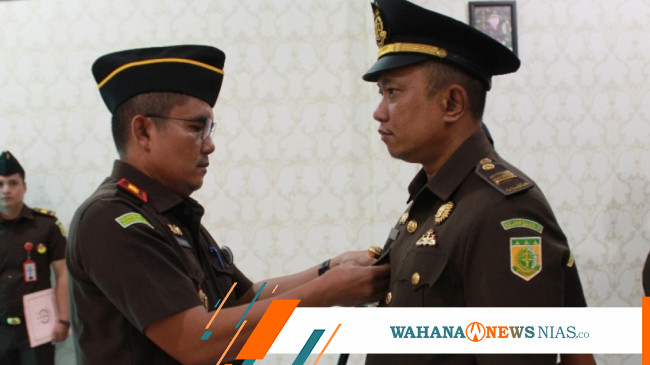 Lantik dan Sertijab Kasi Pidsus Baru, Kajari Gunungsitoli Harap ...