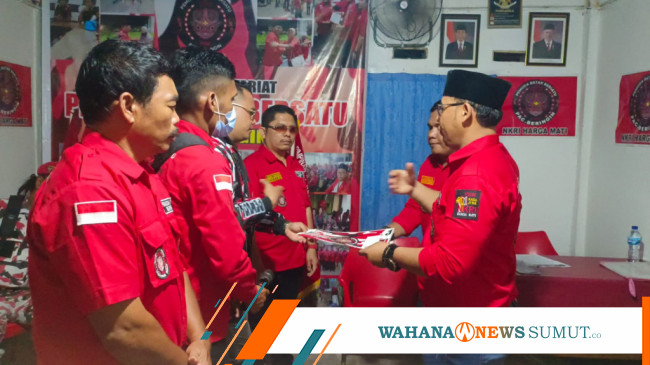 Pryson Marnaek Sidabutar Terima SK, Nahkodai PAC PBB Kecamatan Beringin ...