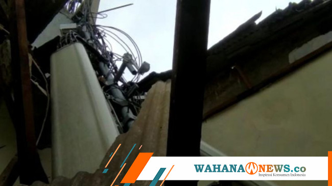 Tower BTS Roboh Timpa Kontrakan di Depok - Wahana News