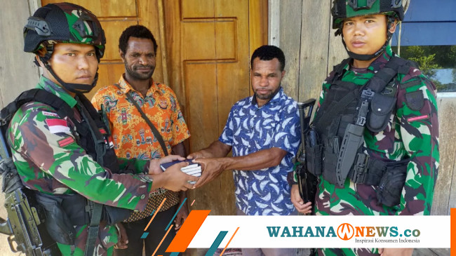 Pererat Silaturahmi, Satgas Pamtas Yonif Raider 142/KJ Temui Tokoh Adat Di Pegunungan Tengah ...