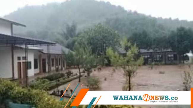 Sungai Meluap, Ratusan Rumah di Sukanagara Cianjur Terendam Banjir - Wahana News