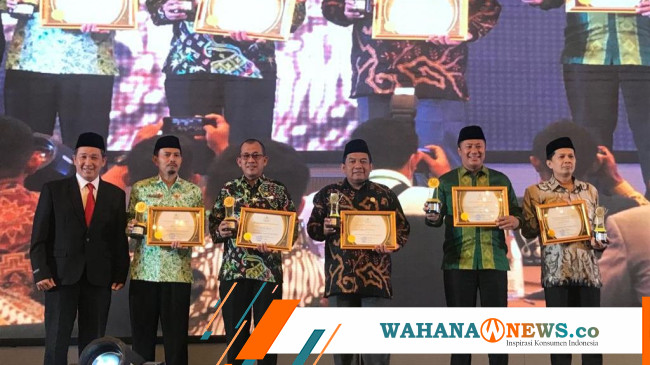 Tri Adhianto Terima Penghargaan Kepala Daerah Peduli Baznas di Baznas ...