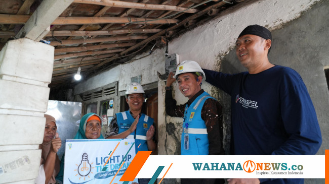 PLN Sumedang Berikan Bantuan Listrik Gratis Untuk 36 Pelanggan - Wahana News